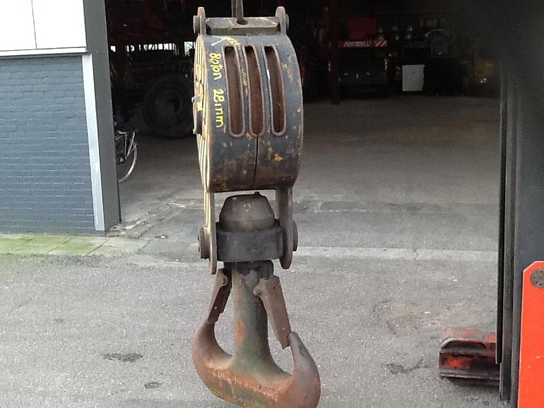 Hooks | Hookblock 28mm 3 sheave 80t | UCM Holland