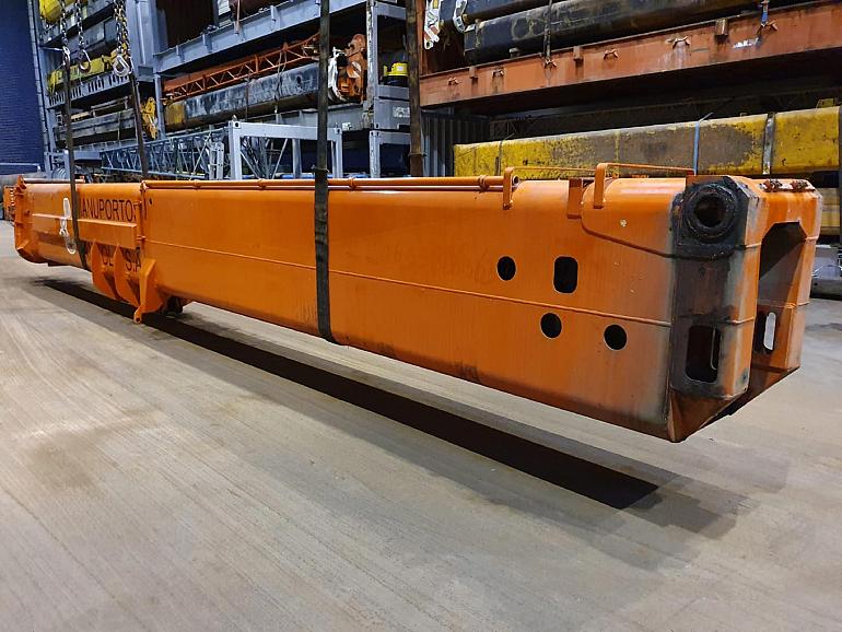 Telescopic boom sections | Demag AC 205 base section | UCM Holland