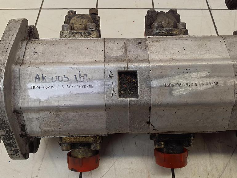 Hydraulic pumps | Sundstrand 3 way gear pump | UCM Holland