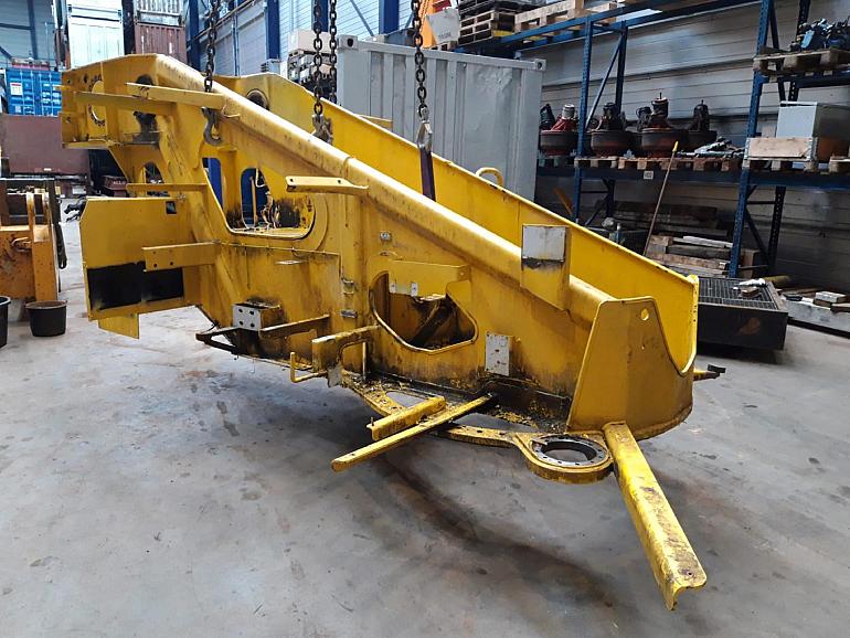 Superstructures | A frame Grove GMK 3055 | UCM Holland