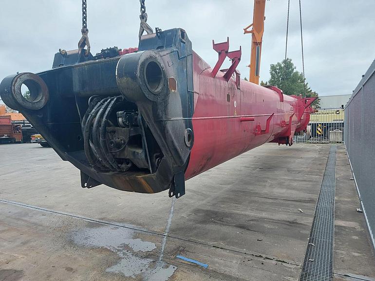Telescopic boom sections | Demag AC 700 boom basic case | UCM Holland