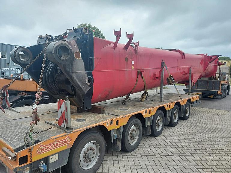 Telescopic boom sections | Demag AC 700 Tele 3 | UCM Holland