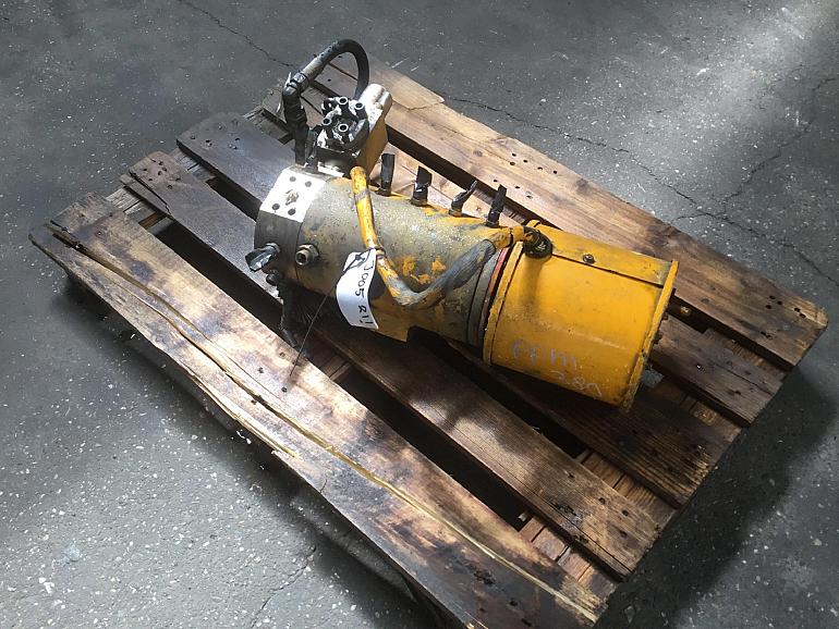 Swivels | PPM 380 ATT hydraulic and electric swivel | UCM Holland