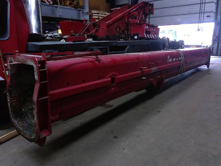 Telescopic boom sections | Grove GMK 3055 base section | UCM Holland