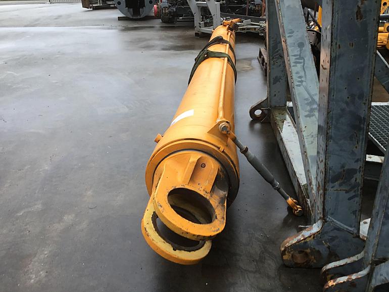 Luffing cylinder | Liebherr LTM 1300 luffing cylinder | UCM Holland