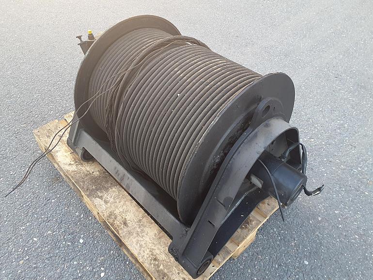 Winches | Liebherr LTM 1080-1 winch | UCM Holland