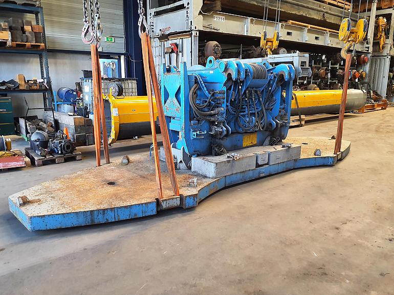 Counterweights | Liebherr LTM 1400-7.1 counterweight base plate | UCM ...