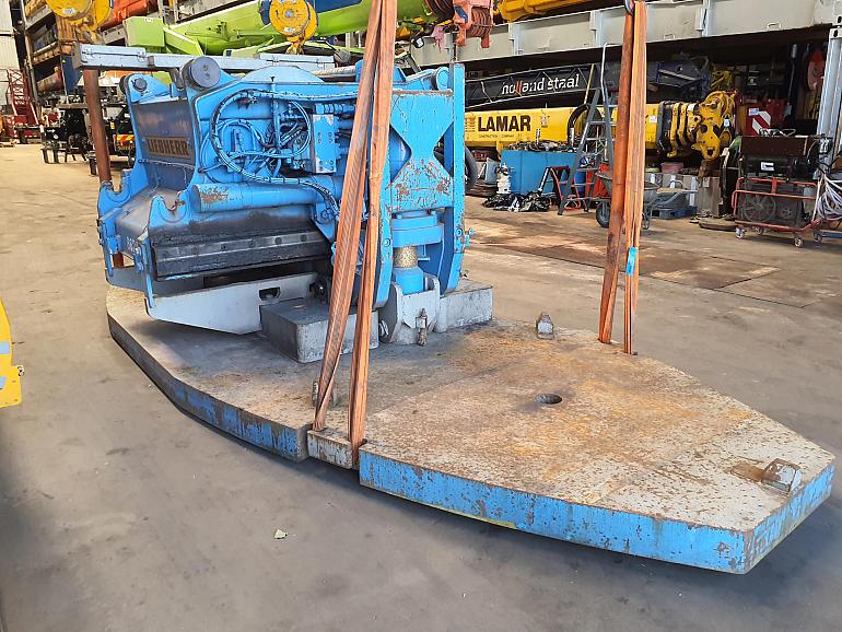 Counterweights | Liebherr LTM 1400-7.1 counterweight base plate | UCM ...