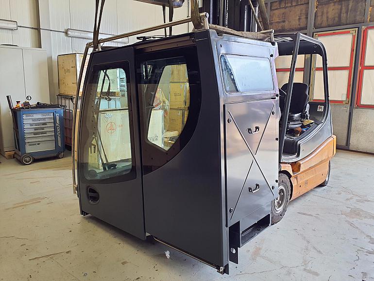 Cabins | Liebherr LTM upper cab | UCM Holland