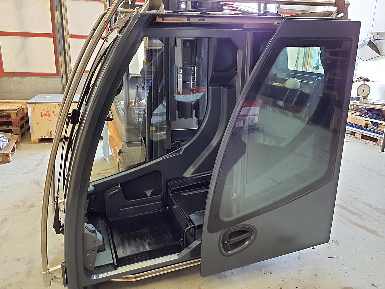 Cabins | Liebherr LTM upper cab | UCM Holland