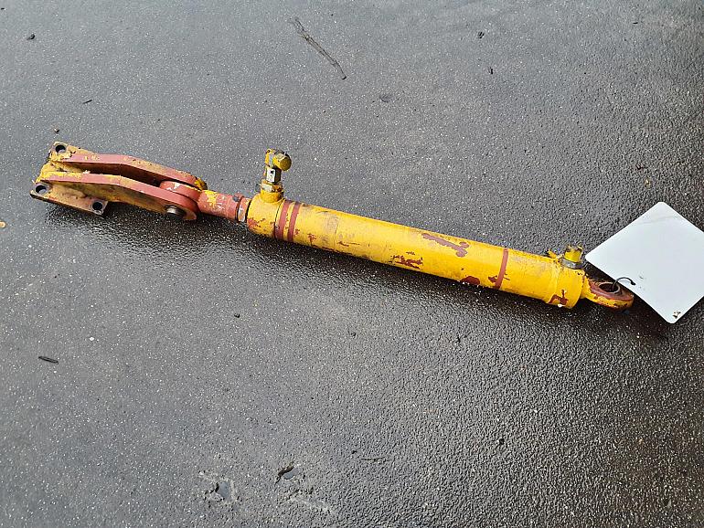 Counterweight cylinders | Grove GMK 3050 swivel cylinder | UCM Holland