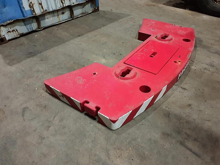 Counterweights | FAUN HK60 counterweight 2 ton | UCM Holland