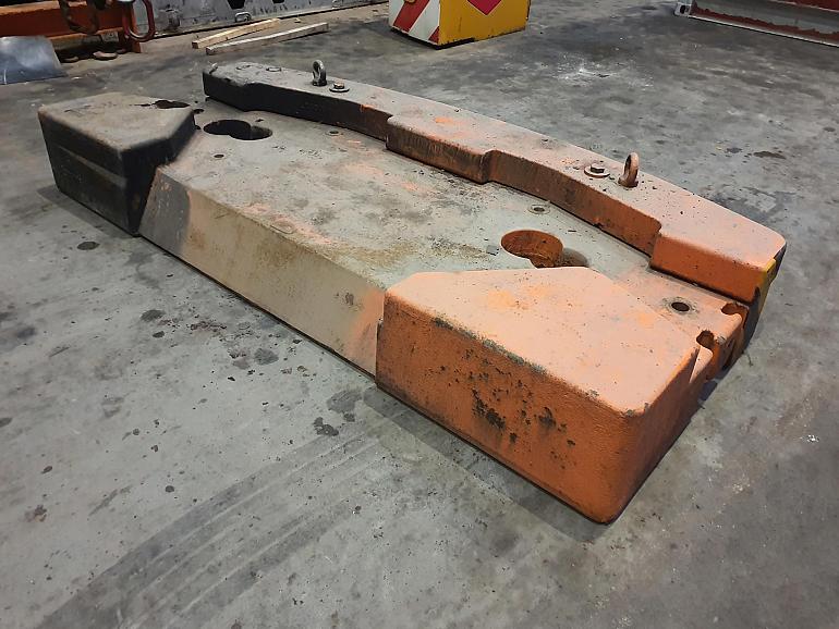 Counterweights | Liebherr LTM 1080-1 counterweight 0.8 ton | UCM Holland