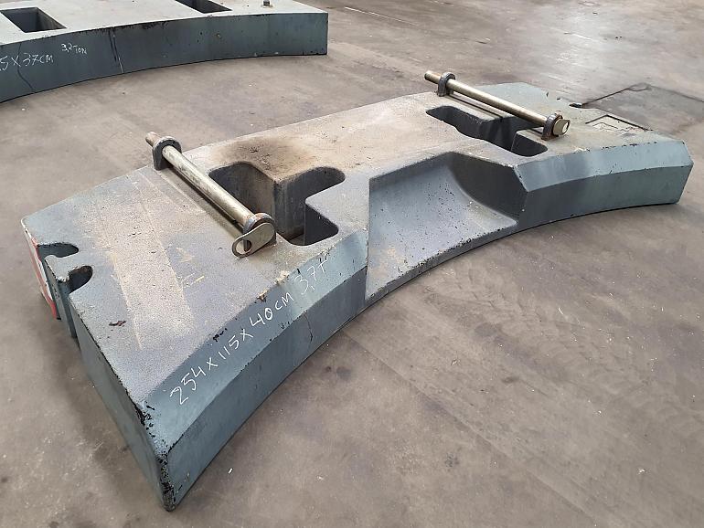 Counterweights | Terex Demag Challenger 4200 counterweight 3.7 Ton ...