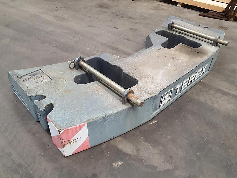 Counterweights | Terex Demag Challenger 4200 counterweight 3.7 Ton ...