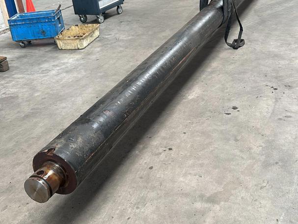 Telescopic cylinders | Grove GMK 3050 Telescopic boom cylinder | UCM ...