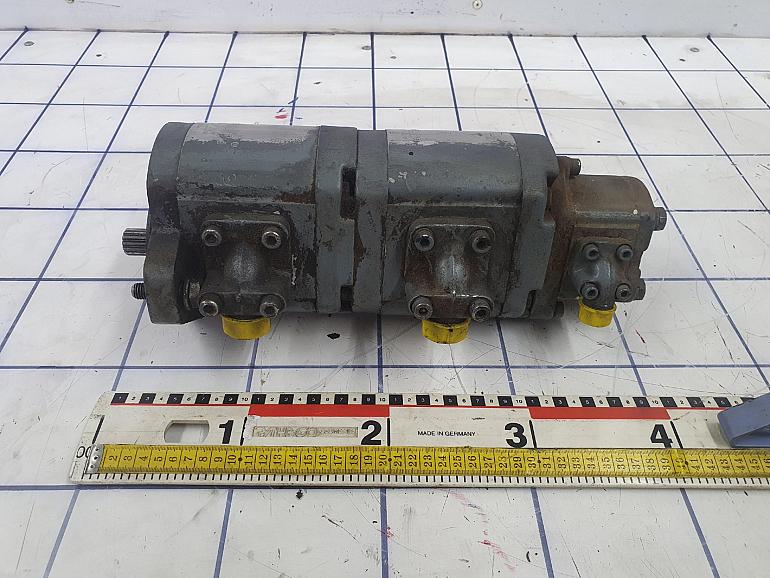Hydraulic pumps | Liebherr LTM 1050-1 three way gear pump | UCM Holland