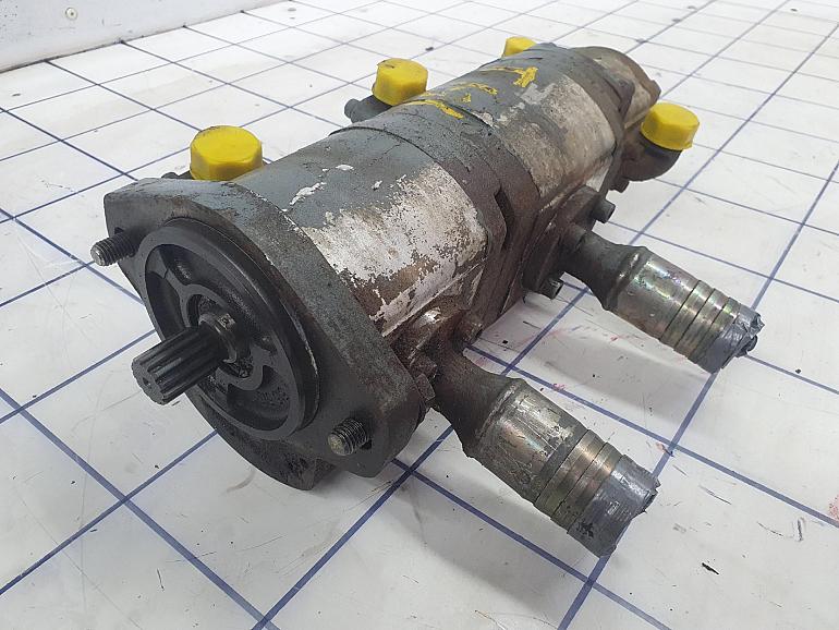 Hydraulic pumps | Liebherr LTM 1050-1 three way gear pump | UCM Holland