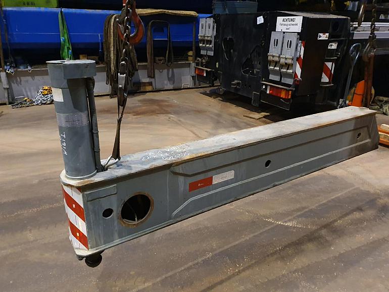 Vigas voladizas | Liebherr LTM 1050-1 sliding beam complete front | UCM ...