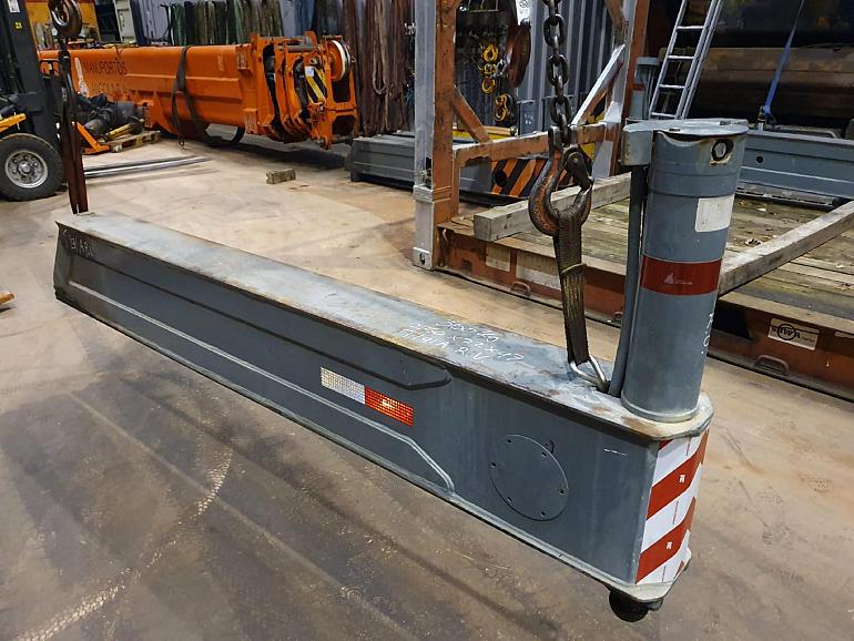 Vigas voladizas | Liebherr LTM 1050-1 sliding beam complete front | UCM ...