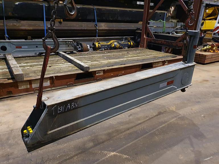 Vigas voladizas | Liebherr LTM 1050-1 sliding beam complete front | UCM ...