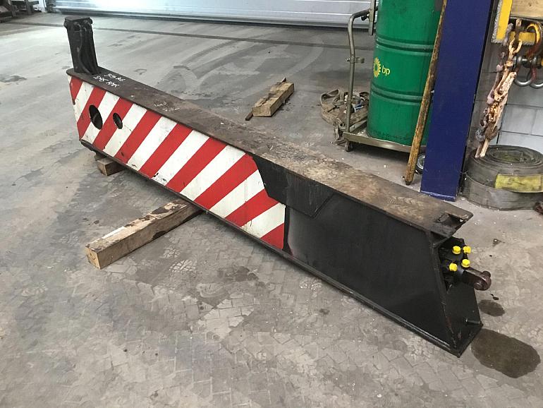 Outrigger beams | Krupp KMK 3045 outrigger beam complete | UCM Holland