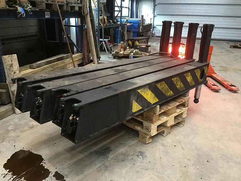 Outrigger beams | Liebherr LTM 1035/2 outrigger beam complete | UCM Holland