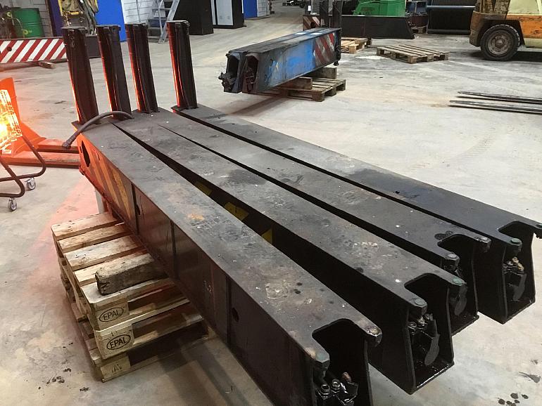 Outrigger beams | Liebherr LTM 1035/2 outrigger beam complete | UCM Holland