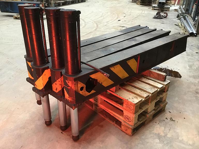 Outrigger beams | Liebherr LTM 1035/2 outrigger beam complete | UCM Holland