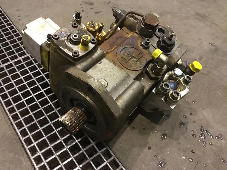 Hydraulic pumps | Liebherr LTM 1200 variable pump | UCM Holland