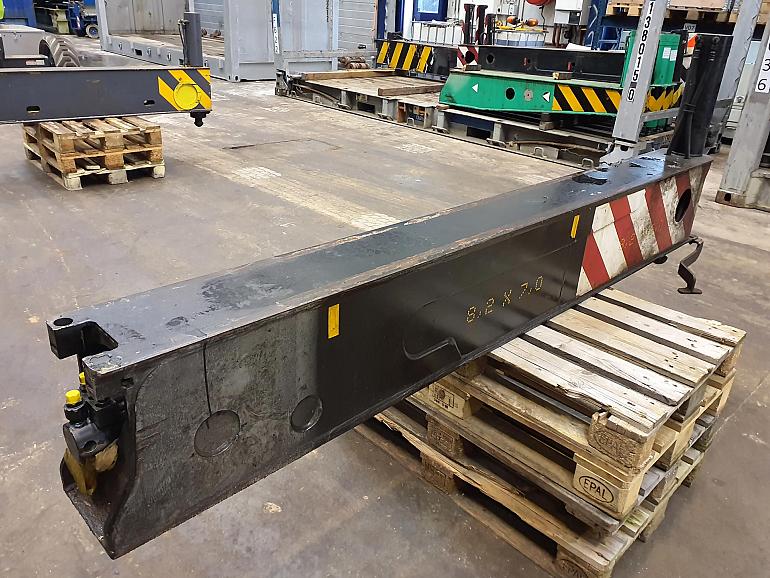 Outrigger beams | Liebherr LTM 1080-1 front sliding beam complete | UCM ...
