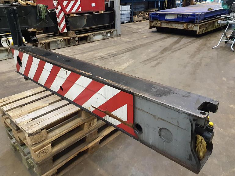 Outrigger beams | Liebherr LTM 1080-1 front sliding beam complete | UCM ...