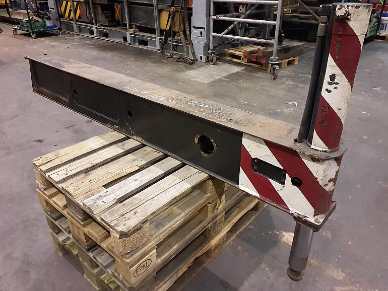 Outrigger beams | Liebherr LTM 1025 outrigger beam complete | UCM Holland