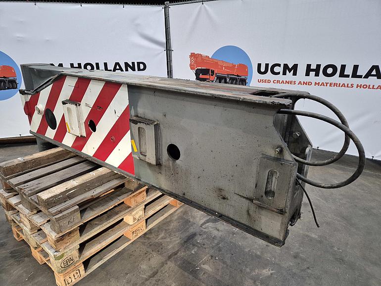 Outrigger beams | Liebherr LTM 1250-6.1 first outriggerbeam rear with ...