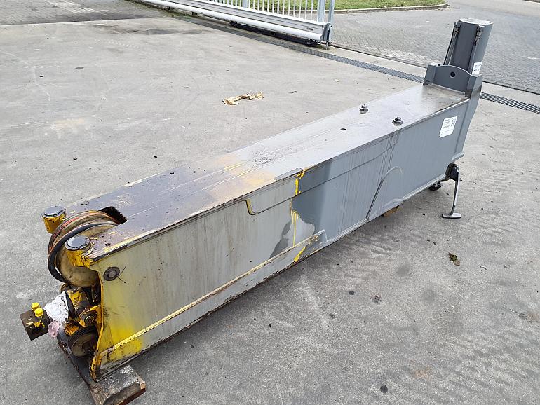 Vigas voladizas | Liebherr LTM 1160-2 sliding beam complete front | UCM ...