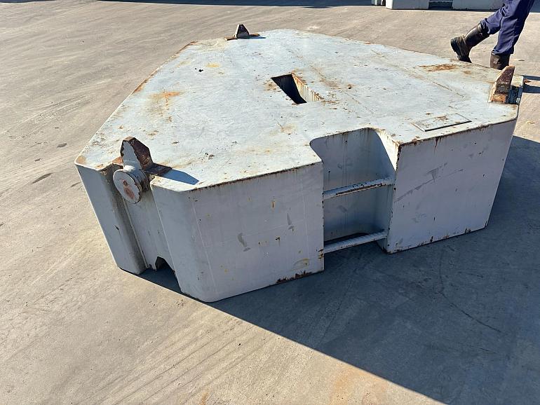 Counterweights | Liebherr LTM /LR counterweight 10T | UCM Holland